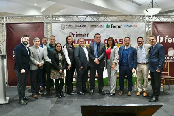 FIRMA CONVENIO ISSSTECALI Y FARMACEUTICA FERRER PARA BENEFICIO DE LA ...