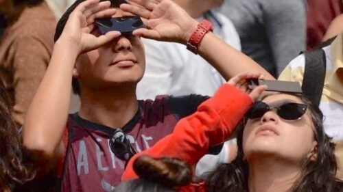 IMPORTANTE EVITAR EL CONTACTO CON LOS RAYOS ULTRAVIOLETA DURANTE EL ECLIPSE - Tecate Informativo